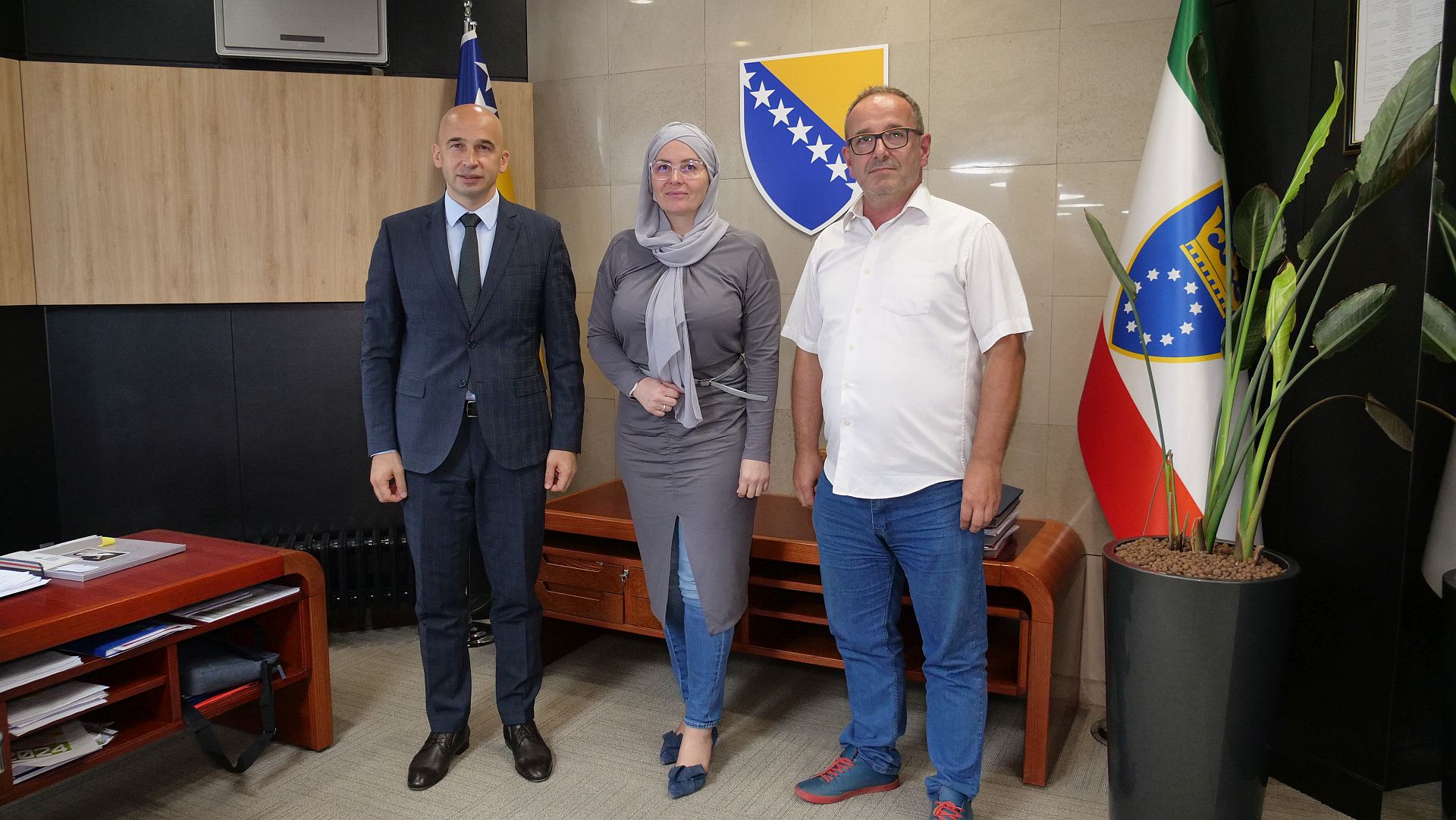 Premijer Pivić razgovarao s menadžmentom JU Centar za djecu i odrasle s posebnim potrebama ...